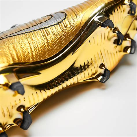 Soccer Cleats Cr7 Gold