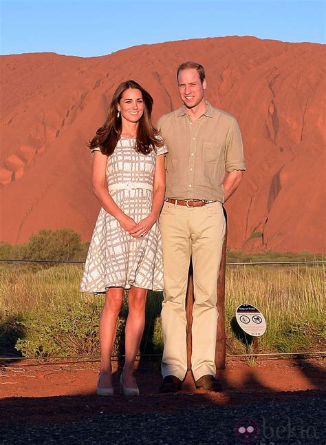 El Príncipe Guillermo Y Kate Middleton En Uluru Tour Por Australia De