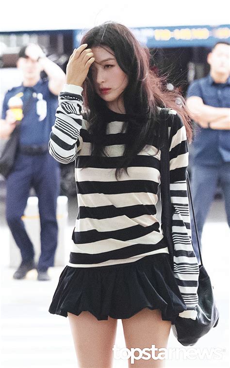 레드벨벳 슬기 ‘흑발슬기 분위기 美쳤다 인천공항 출국 [hd포토]