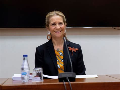 La Prepotencia De La Infanta Elena Doña Elena Por Favor ¿vale VÍdeo