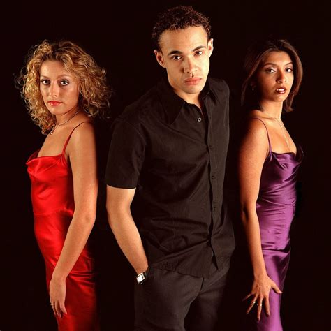 Inside Brookside Legend Suzanne Collins Life As Nikki Shadwick Set To