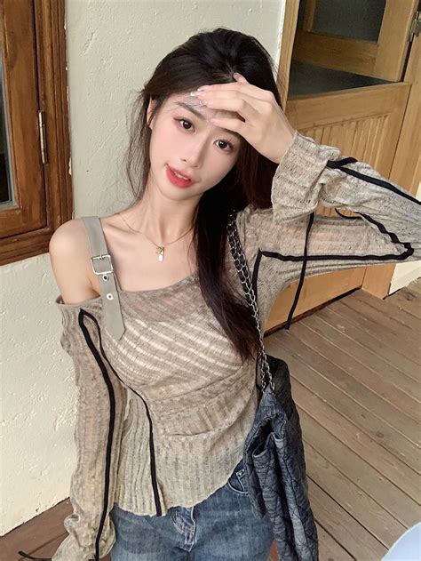 하프닌 드랑 언발 벨트 시스루 오프숄더 블랙 끈 라인 Y2k 스트릿 유니크 슬림핏 딱붙는 여리 긴팔 니트 티셔츠