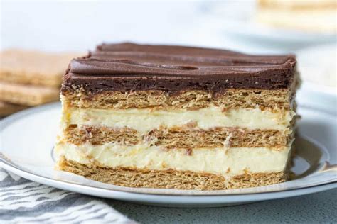 Chocolate Eclair Cake Graham Crackers