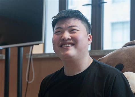 Uzi即将开启直播？那么问题来了！`