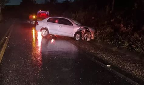 Homem Embriagado é Preso Após Bater O Carro Em Barranco