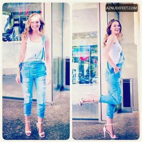 TugÇe Kursunoglu Feet Aznudefeet