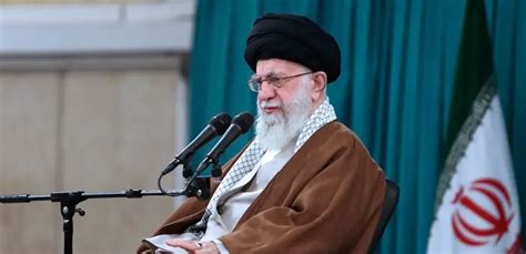 بعد فوزه بالإنتخابات الرئاسيّة في إيران ماذا طلب خامنئي من مسعود بزشكيان؟