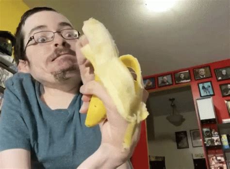 Peeling Banana S Tenor