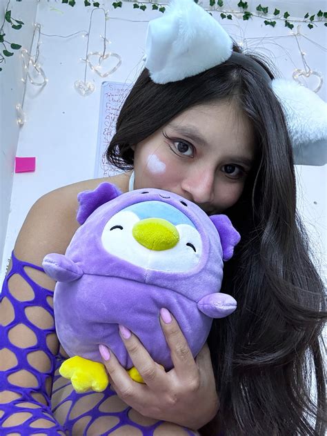 🥇 Emili Petite Modelo De Onlyfans Encuestas Y Reseñas De Fans