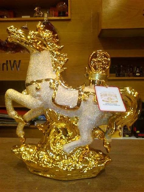 Cách đặt Chai Rượu Hình Con Ngựa Theo Phong Thủy Từ Chuyên Gia