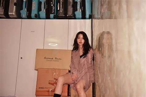 《梨泰院class》女配角权娜拉私下真的超会穿！带点性感又个性 搜狐大视野 搜狐新闻