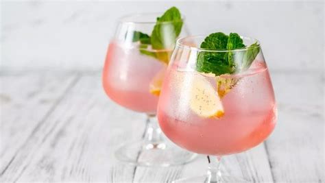 Statt Hugo Den Silvano Trend Drink aus Italien genießen wir jetzt im