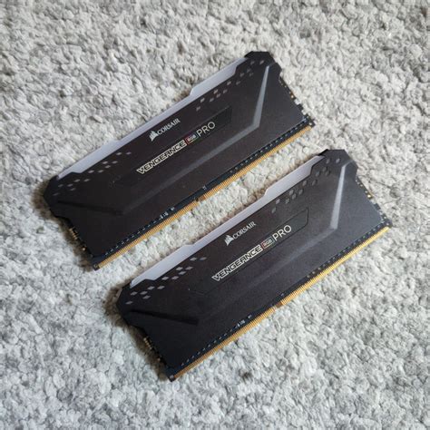 رم 16 گیگ مدلcorsair Vengeance Rgb Pro Ddr4 16gb 2x8gb 3200mhz استوک