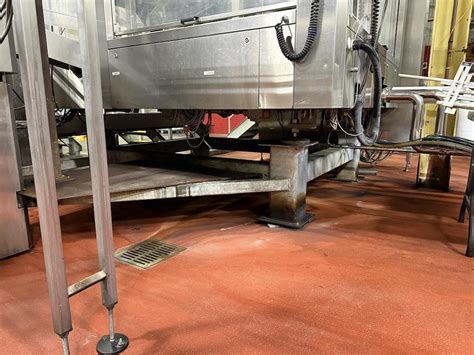 Used Used Krones 32 Valve Can Filler Ferrum 5 Head Seamer Model F505