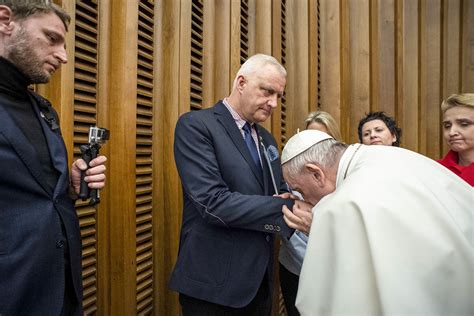 5 Gestos Del Papa Francisco Que Causaron Escándalo En 2019