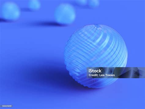 파란색으로 텍스처 구를 렌더링한 3d입니다 곡선 동적 개체 또는 미래 배경에 대한 그림입니다 추상화 및 구형 모델링을 위한
