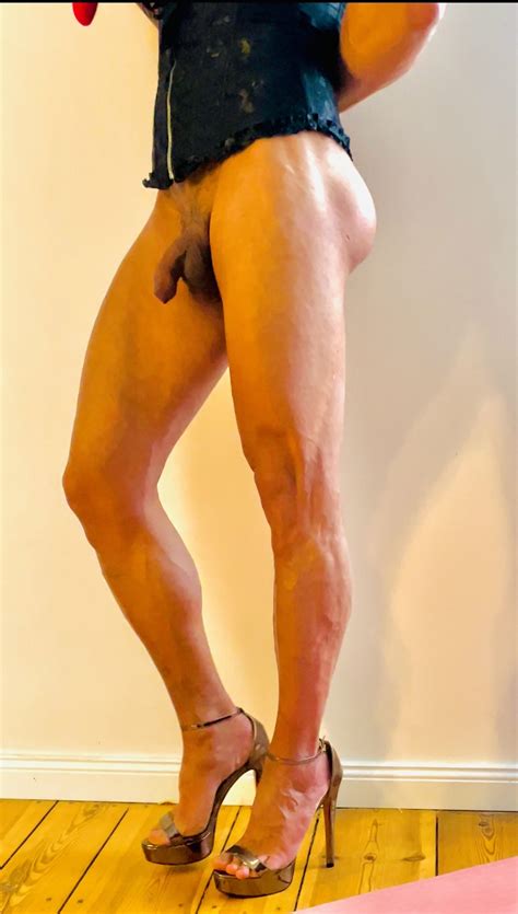 Muscled Sissy Slut Parade Photo 16