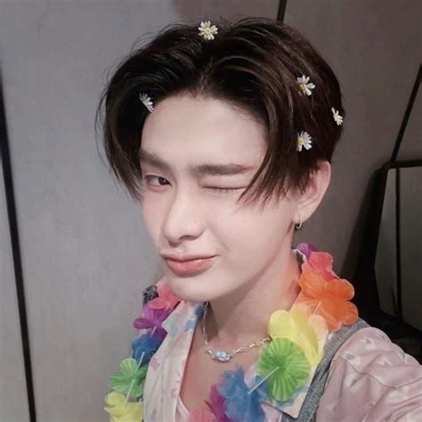 Thaichayanon — Bus ꒱ ೀ ศิลปินเพลง คนสวย คู่รักที่น่ารัก