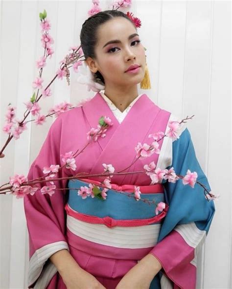 ณเดชนคกมยะ Nadechkugimiya Urassayasperbund Nadechyaya Urassaya