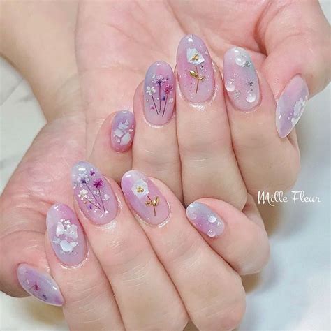 ไอเดียเล็บโทนสีม่วง สวยละมุน ช่วยให้มือดูขาว Nail Crystal Designs Nail