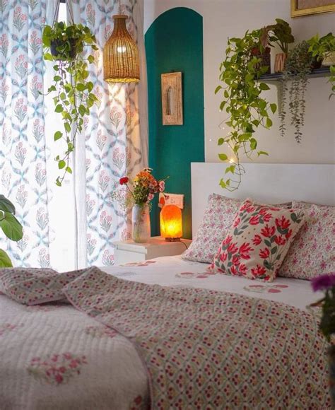 Dreamy Bedroom Design With Stylish Decor