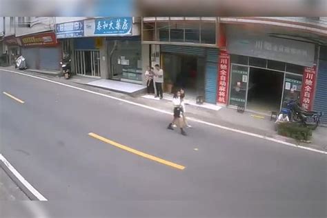 这么好的监控，街上的美女看的清清楚楚美女监控