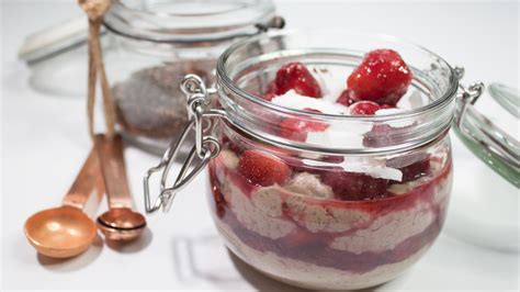 PUDING IZ CHIA SEMEN Osebni trener in prehranski svetovalec Blaž Mihev