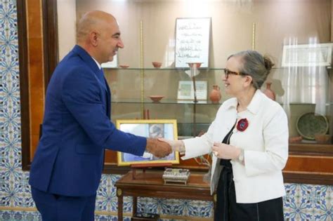Najla Bouden sentretient avec le président de la Fondation Fidaa La