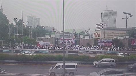 Jalan Depan Dpr Dipenuhi Massa Demo Transj Arah Slipi Dialihkan Ke Tol