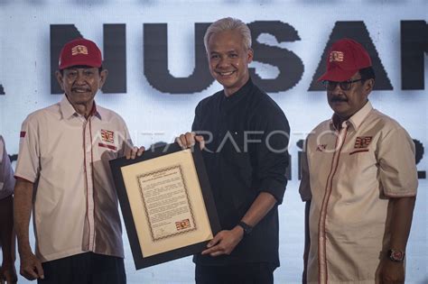 Deklarasi Relawan Gapura Nusantara Dukung Ganjar Pranowo ANTARA Foto