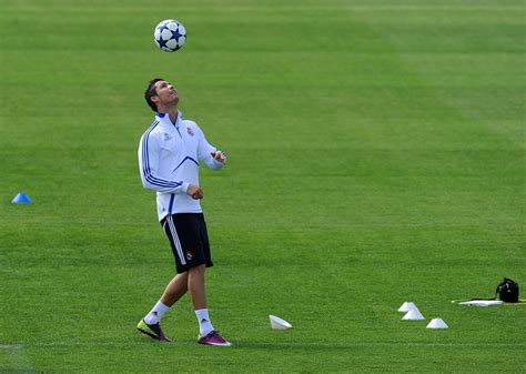 Real Madrid Ronaldo Soccer Wallpaper Hd Sports 4k Wallpapers Images