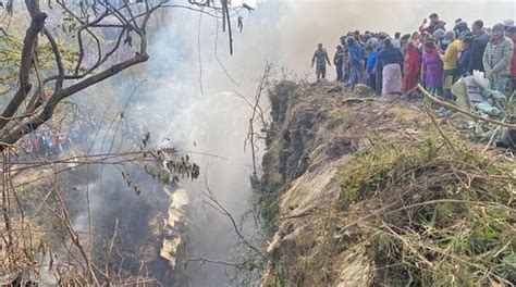 Breaking News Pesawat Bawa 72 Orang Jatuh Di Nepal
