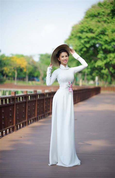 Áo Dài Và Nón Lá Nét đẹp Truyền Thống Của Phụ Nữ Việt Tài Lộc Wedding