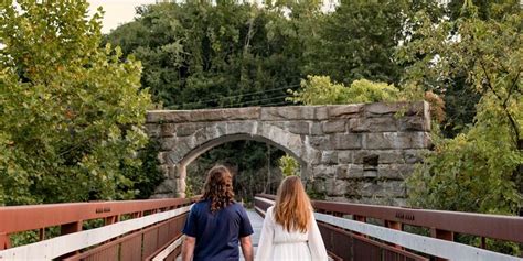 Lindsay Moser And Tyler Knapps Wedding Website The Knot