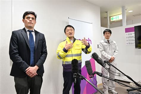 ピーチ関空の電動トラクターを遠隔操作 人手不足の解決策検証