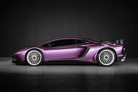 Lamborghini Aventador Side View