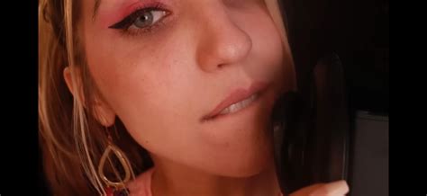 FrivolousFox ASMR 💋