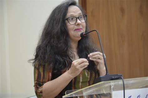 Novos professores efetivos da Uece tomam posse UNIVERSIDADE ESTADUAL DO CEARÁ