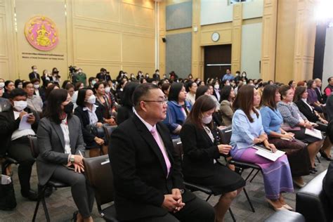 รมว พม ชื่นชม พมจ และหน่วยงาน พม ทั่วประเทศ ร่วมกันถอดบทเรียนการ