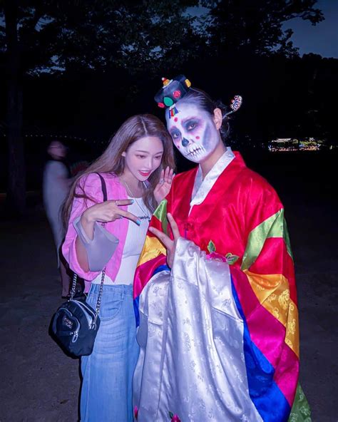 パク・ソヨンさんのインスタグラム写真 パク・ソヨンinstagram「핵잼꾸르잼 “심야공포촌” 👹🧟‍♀️🖤 심야