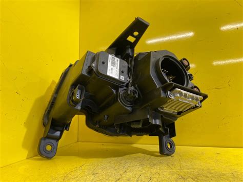 Jeep Grand Cherokee WK2 Bi Xenon LED фар ДЯСНА - КРИК.БГ