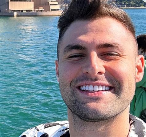Rezende Revela O Motivo De Ter Sumido Das Redes Sociais PaiPee