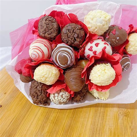 Buquê de Morango e Brigadeiros Elo7 Produtos Especiais