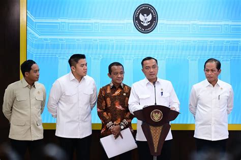 [foto] Pemerintah Resmi Cabut Iup Empat Perusahaan Tambang Di Raja Ampat