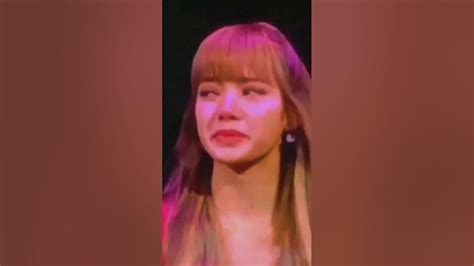 Lisa Crying 😭😢 Blackpink Lisa Crying Blackpink Vedio Shorts