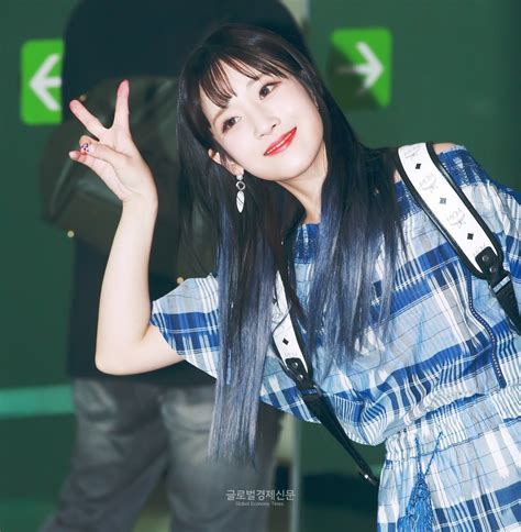 Get포토 러블리즈lovelyz 유지애 귀여운 무민이의 브이