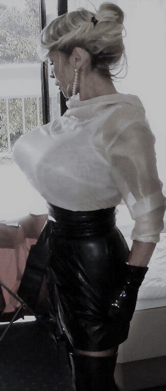 Well Endowed Hawkee