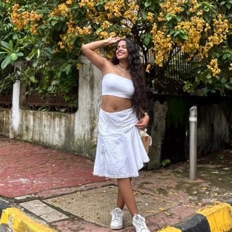 Khushi Chaudhary Runseenarmpits