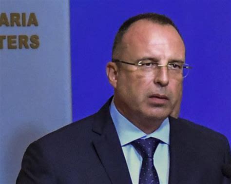 Скандал КПКОНПИ е трила данни от публичната декларация на министър Порожанов