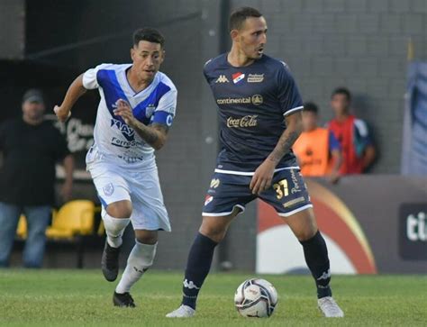 Diario Hoy Nacional No Puede Ante Un Ameliano Con 10 Jugadores